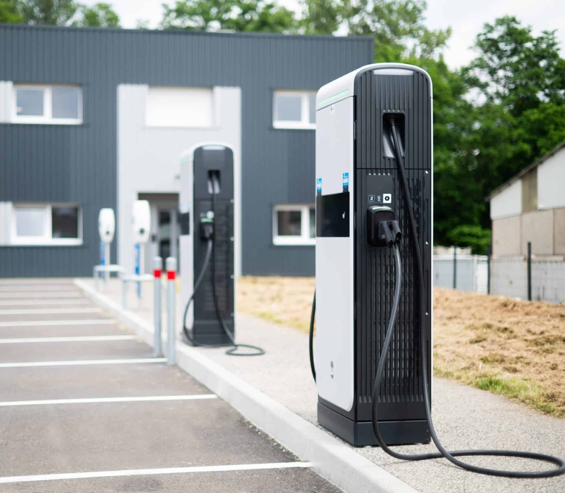 Installation de bornes recharges électriques pour entreprises